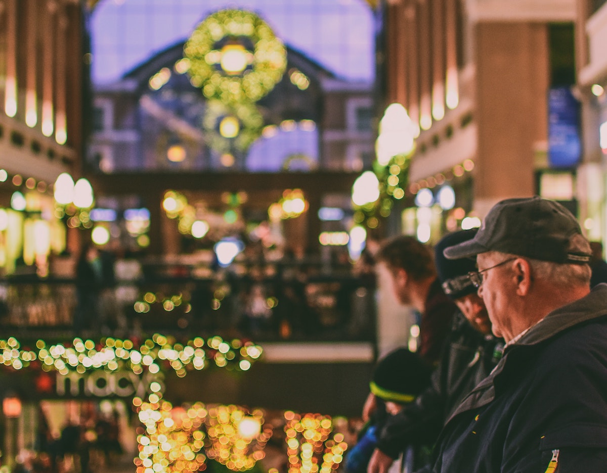 How To Create the Best Holiday Retail Product Display | Salsify